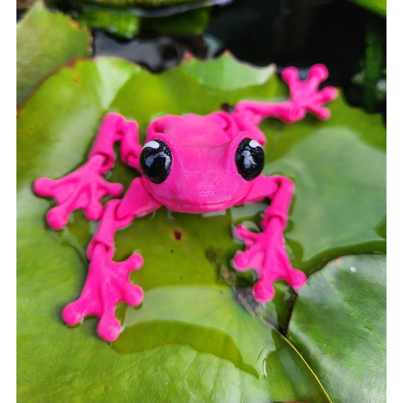 Whimsical Articulated Frog Figurine: Poseable Desk Pet for Imaginative ...